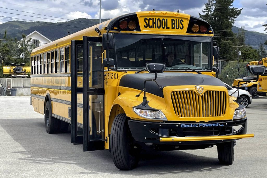 How Long or Big is 80 Feet? 15 Common Things