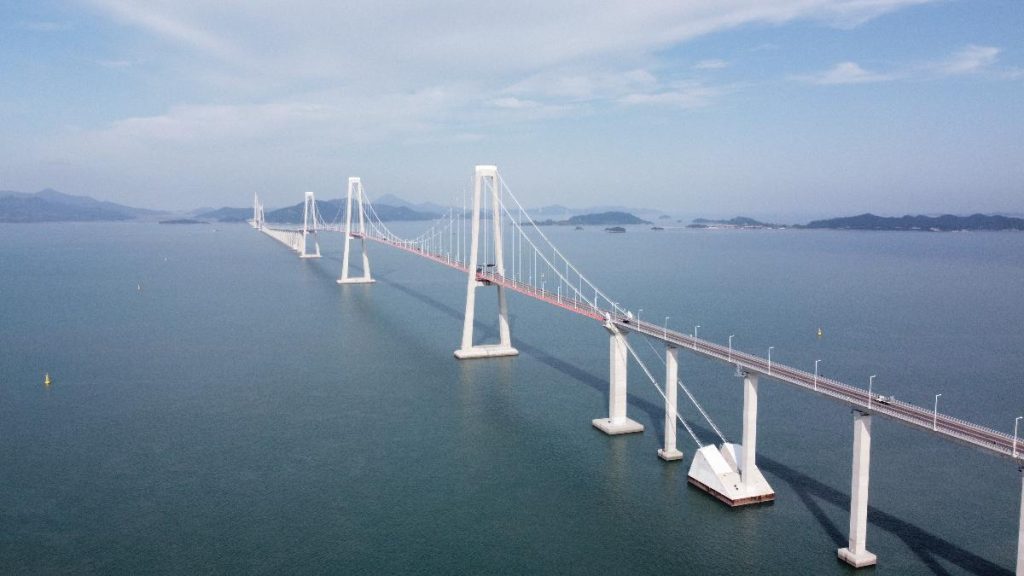 12 Things That Are About 200 Feet (ft) Long
